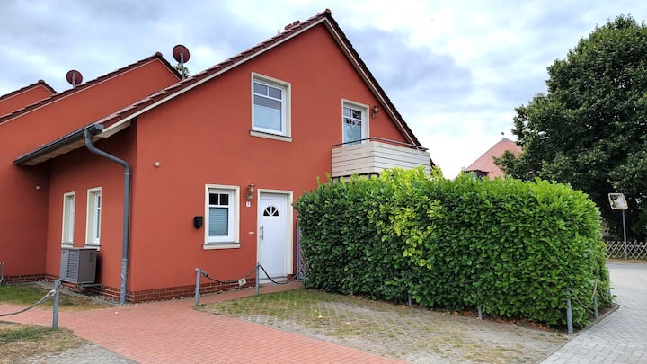 Ferienhaus Carlo  Renoviert 2025, Top Lage - Glowe