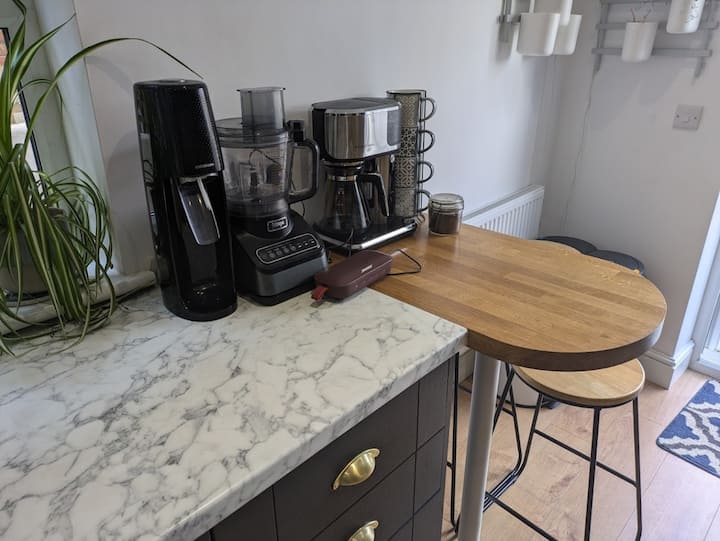 2 Bed | Sleeps 4 | 1.5 Bathrooms | Wessex Quarters - Salisbury