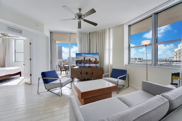 2br Suite With 2 Kings, Kitchen And Balcony - Dania Beach, FL