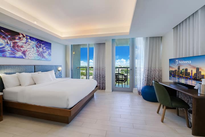 Spacious Stylish Studio • Balcony – Circ Hotel - Hollywood, FL