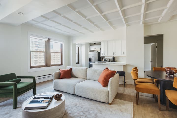 Luxury Designer Apartment 802| Gold Coast/old Town - Chicago, IL