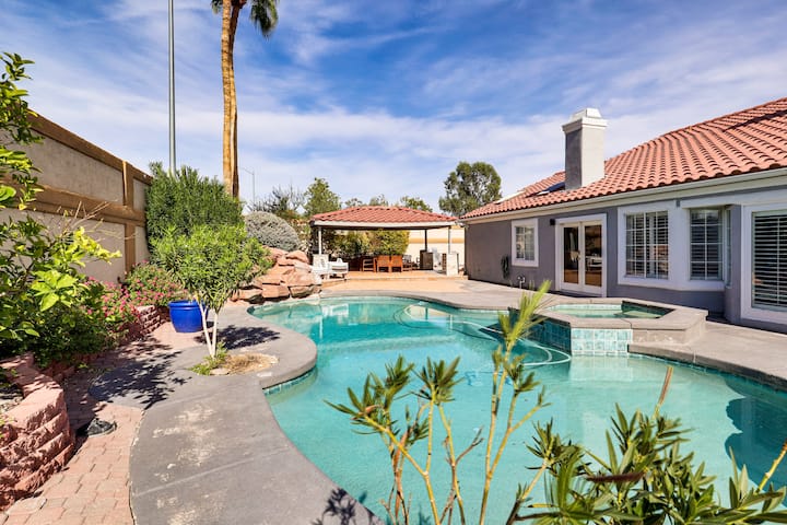 4,300-sq-ft Villa In West Vegas W/ Pool & Games! - Las Vegas, NV