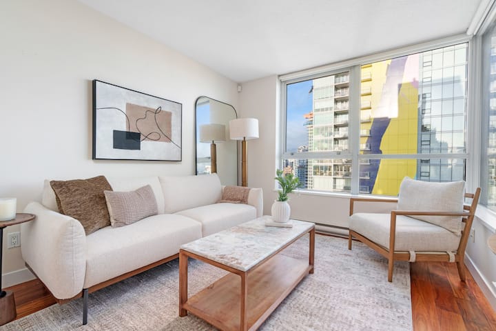 High-rise 1br Suite | City & False Creek Views -