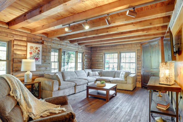 Kentucky Lake Access! Family Log Cabin W/ Deck - Kentucky Lake