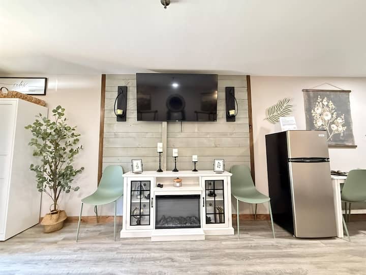 Studio Near Sdc | Step-free + Shuttle + Pool Open - Branson West, MO