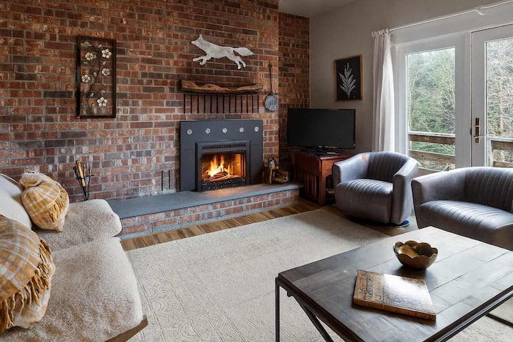 Sunflake: Stylish | Fireplace | Family Friendly - Stowe, VT