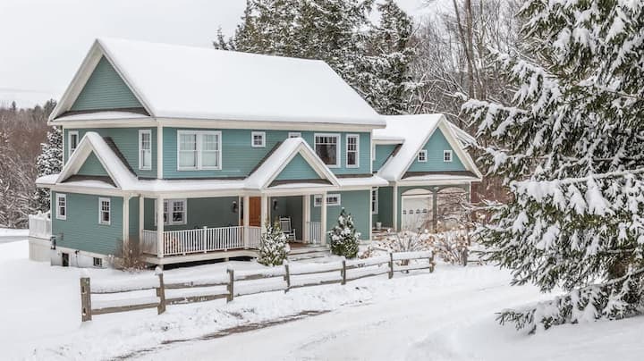 Haven In The Hollow: Top Spot For Fall Foliage! - Waterbury Village Historic District