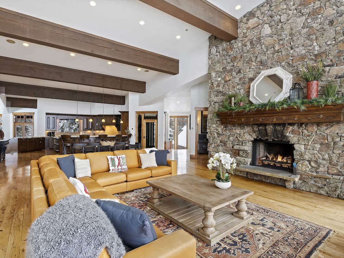 Apex Lodge - Solitude Resort 5BR avec jacuzzi - Chalets à louer à ...