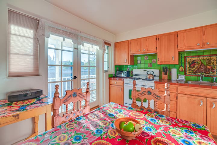 Walk To Santa Fe Plaza: Historic Eastside Retreat - Santa Fe, NM