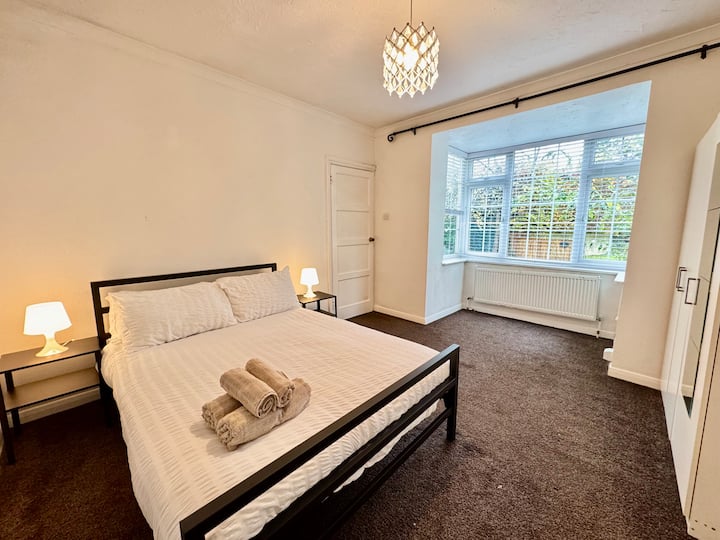 Stunning 1 Bdr Flat In Bushey Heath Watford - Watford