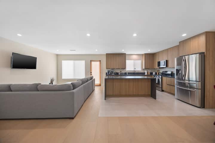 New Listing! Modern Mesa By Colby & Conrad! - Los Angeles, CA