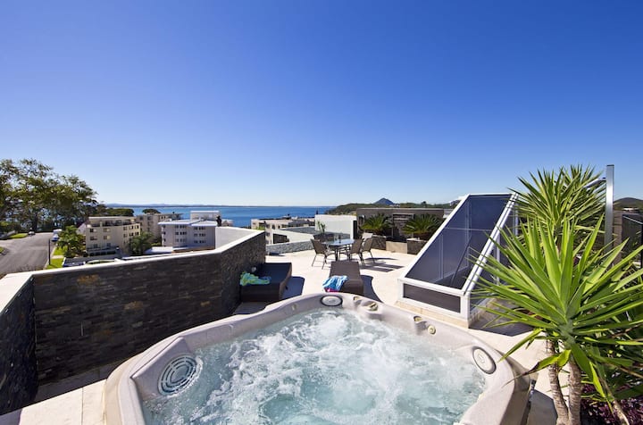 Harbour View Penthouse - Private Roof Top Terrace - Nelson Bay