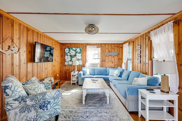 1 Block To Humarock Beach: Pet-friendly Cottage - Scituate, MA