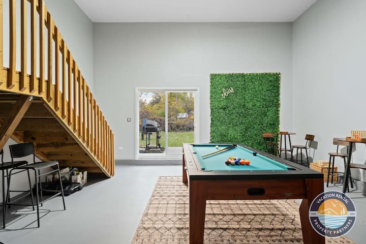 Lake Geneva Family House W/ Pool Table & Fireplace - Lake Geneva, WI