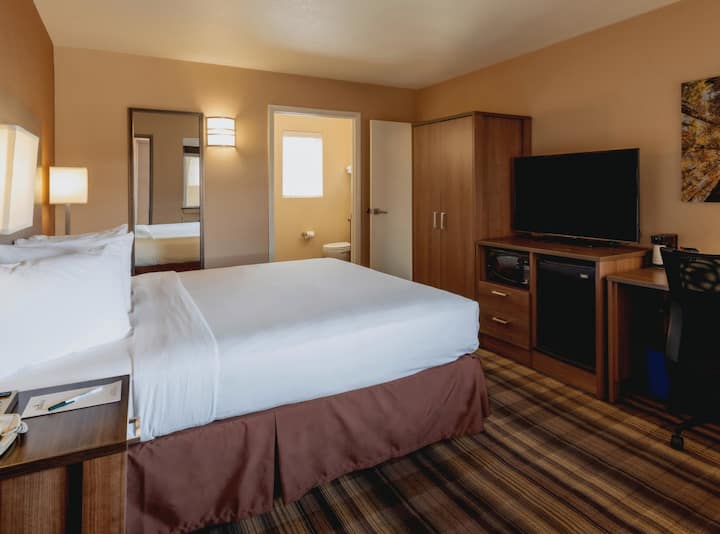 In The Heart Of Boulder + Free Parking & Pool - Boulder, CO