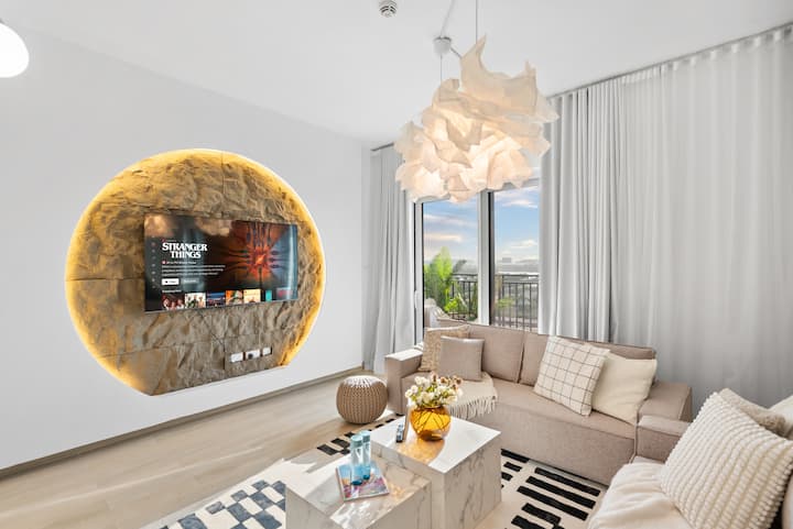 Luxury Waters Edge Residence - Abu Dhabi