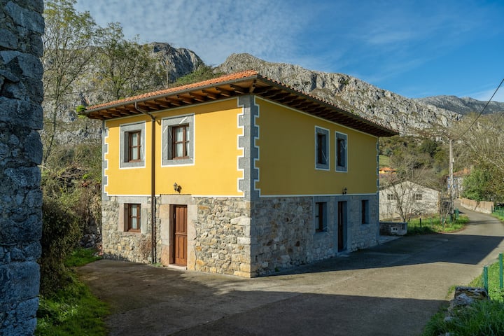 Casa Collado Sto Tomas Completa - Cangas de Onís