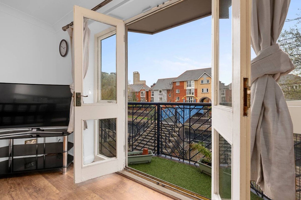 Modern 2 Bed Apartment | Salford Quays | Parking - Airbnb