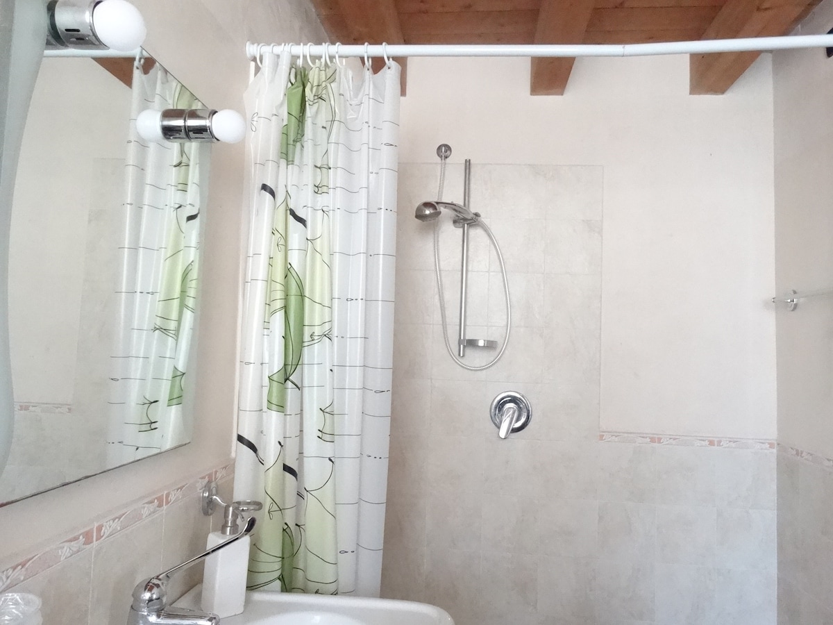 Stanza 5 - Landgasthöfe zur Miete in Marone, Lombardei, Italien - Airbnb