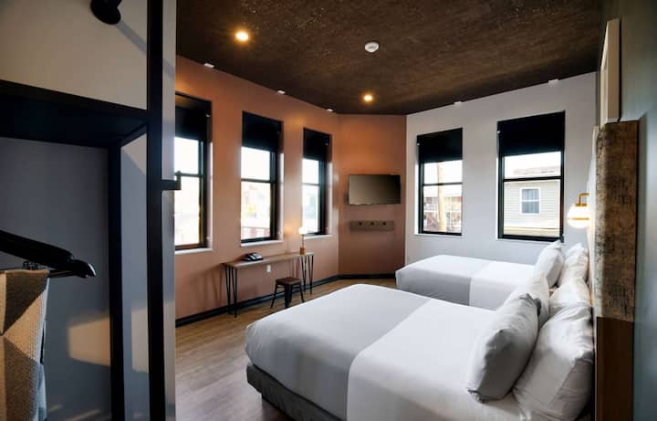 Tryp Pittsburgh | 2 Queen Beds | Family Stay - Pittsburgh, PA