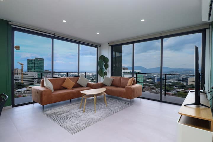 Modern Apt W/workspace & Panoramic View – Escalón - El Salvador