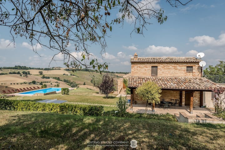 Italian Experience- Villa La Dolcevita - Italy