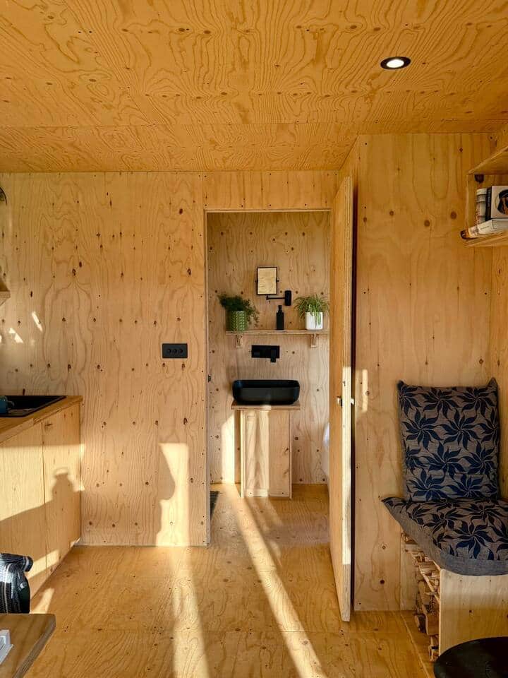 Roeka: Artisan Eco Cabin - South Downs