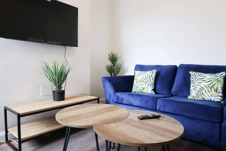 Queen Mary's - 2 Ensuites - Wi-fi - Free Parking - Coventry