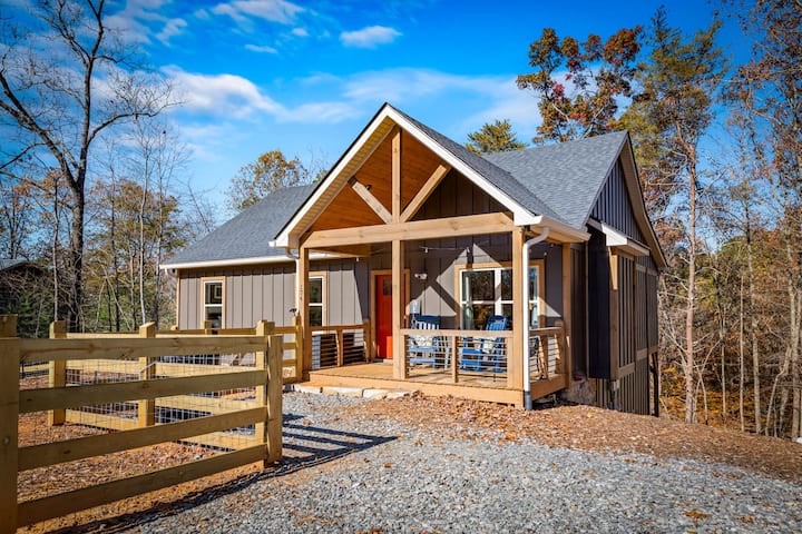 Orchard & Vine Mountain Haus - Ellijay, GA