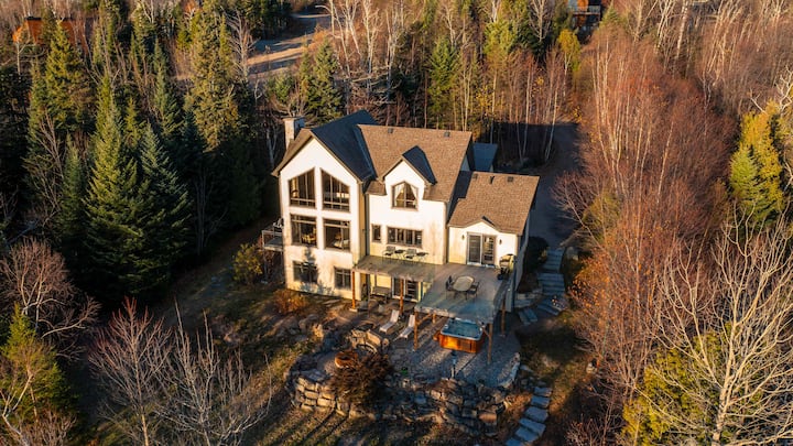 Chalet Chic Et Rustique Avec Spa Privé | L'apôni - Baie-Saint-Paul, QC