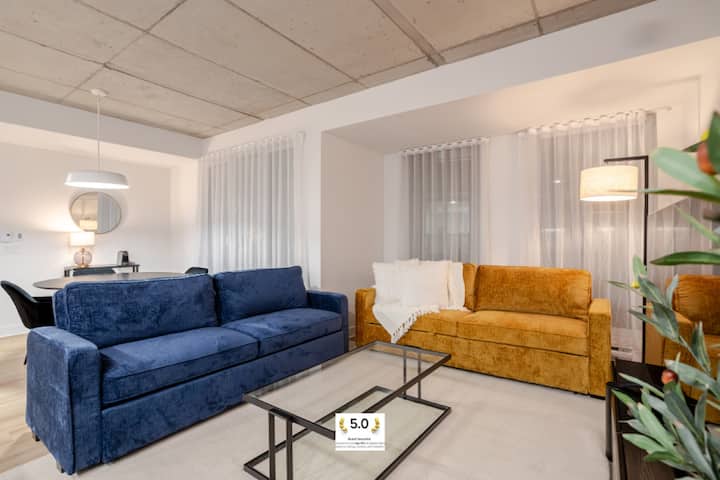 Stylish Stay Steps From Old Port | Free Parking - Montréal, QC