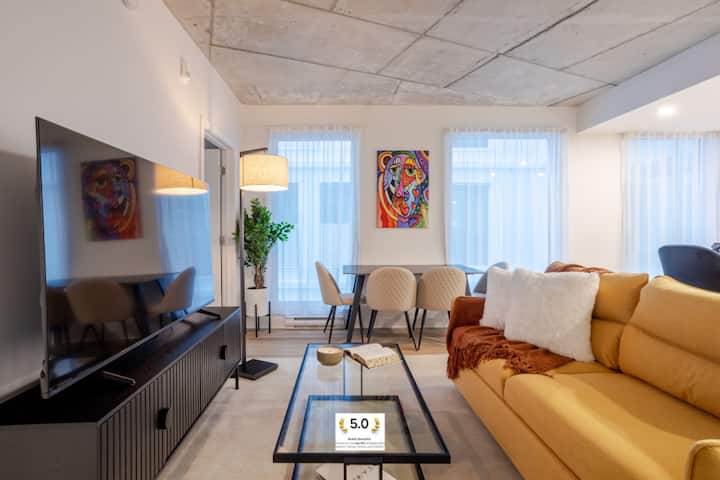 Urban Chic In Old Mtl | Complimentary Parking - Brossard