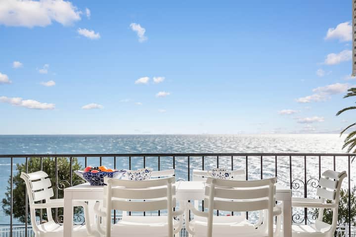 Beachfront Stay – Perfect Central Location In Nerj - 스페인