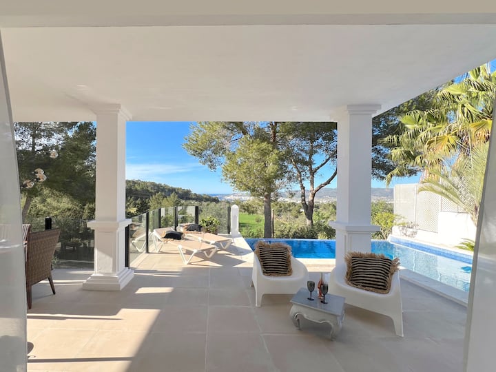 Sunset Bay - Ibiza Airport (IBZ)