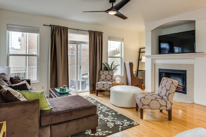 1 Mi To Dtwn Cincinnati: Spacious Townhome W/ Deck - Cincinnati