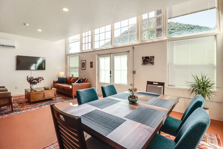 Right On Main Street! Mtn-view Bisbee Hideaway - Bisbee, AZ