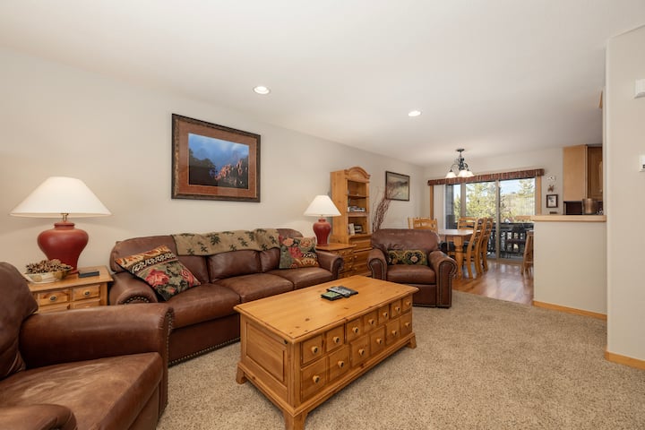 Exquisite 3 Bedroom, Private Hot Tub And Game Room - Winter Park, CO