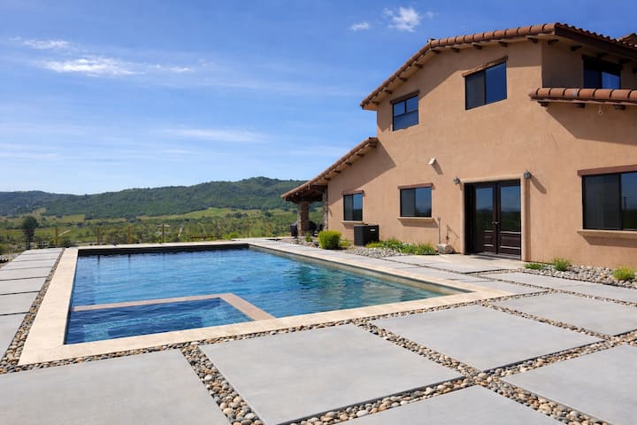 Tuscan Haven Less Than 10 Minutes To Downtown. Hea - San Miguel