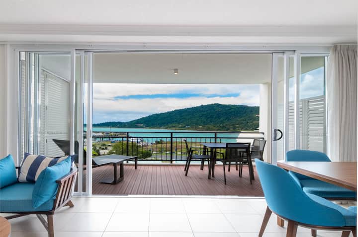 Port Views On Airlie Premier - Airlie Beach