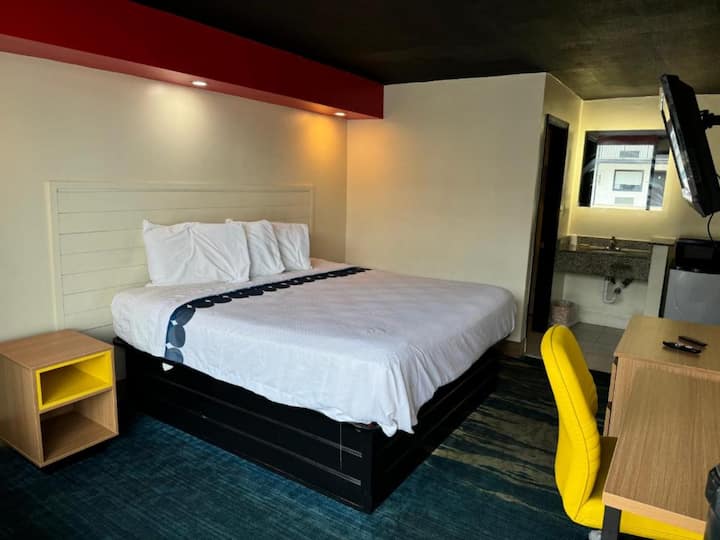 Norfolk Hideaway | Bbq. Beach Access. Free Parking - Norfolk, VA