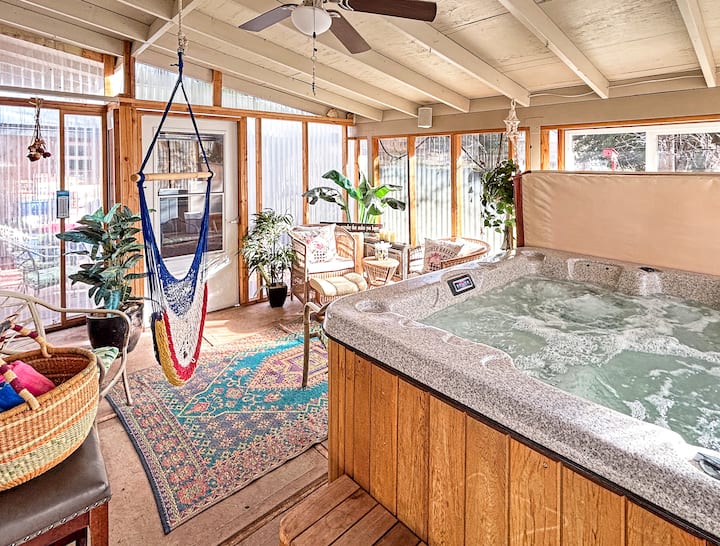 Roaring Fork Retreat Hot Tub - Glenwood Springs, CO
