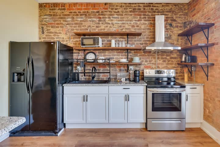 Shop, Dine & Unwind At Historic Dtwn Marshall Apt - Marshall, TX