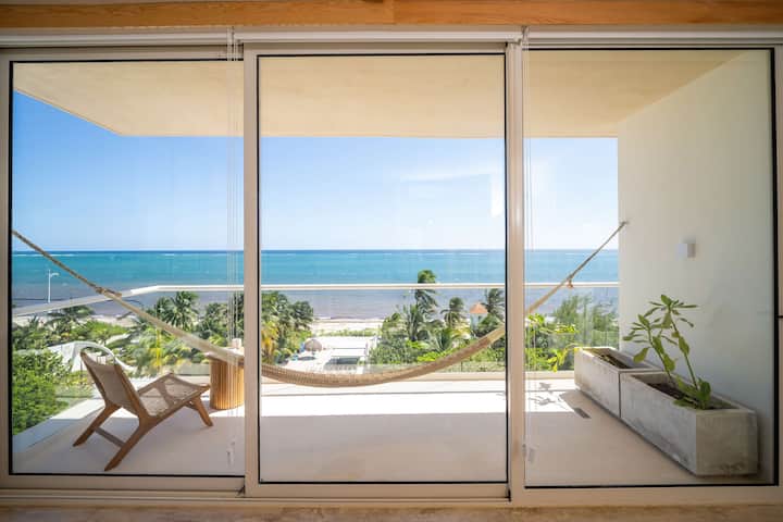 Modern Seafront Unit | Infinity Pool, Gym - Puerto Morelos