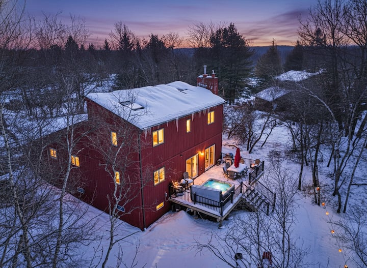 Lakehouse Next To Beach, Spa, Games & More - Kalahari Indoor Waterpark, Pocono Manor