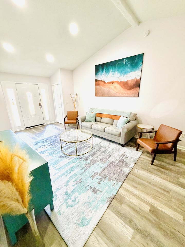 King Suite + Sleeps 10 | Cozy Deltona Home - Deltona, FL