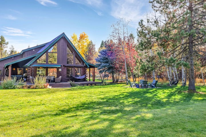 Spacious Mccall Cabin With Hot Tub On Golf Course - McCall, ID