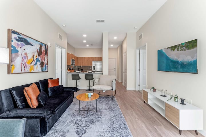 Modern 2br Escape | King Bed • Pets • Epic U10 Min - Orlando, FL