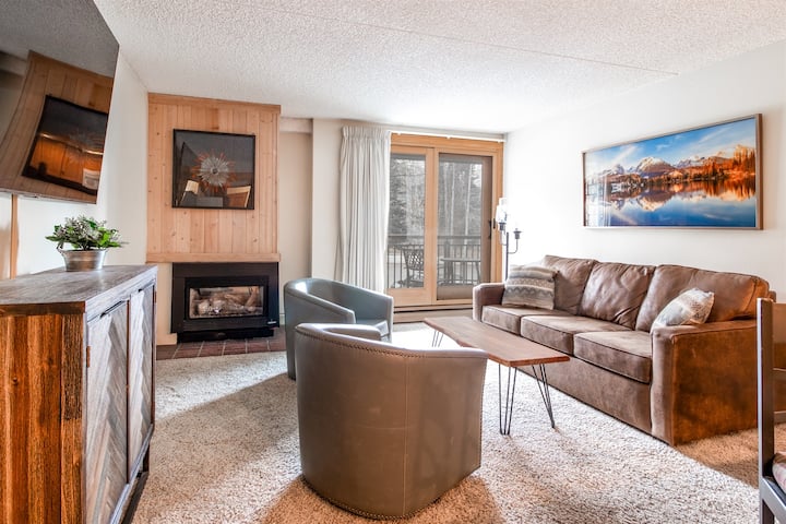 Best In Breck. Ski In, Ski Out. Pool And Hot Tubs. - Breckenridge, CO