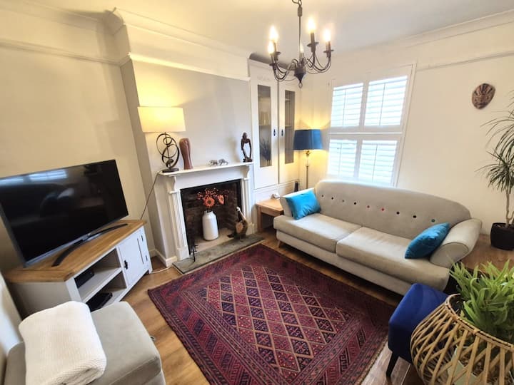 Cosy 2 Bed Cheltenham Home, Long Stays Welcome - Cheltenham