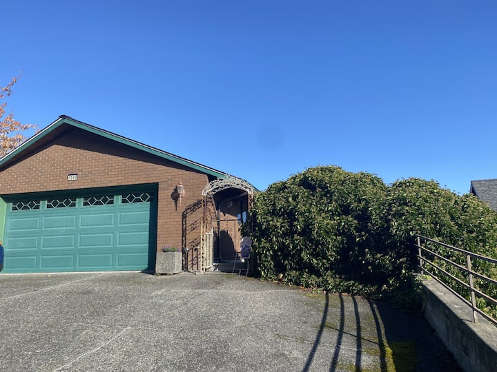 Fabulous Harbor View - Oak Harbor, WA
